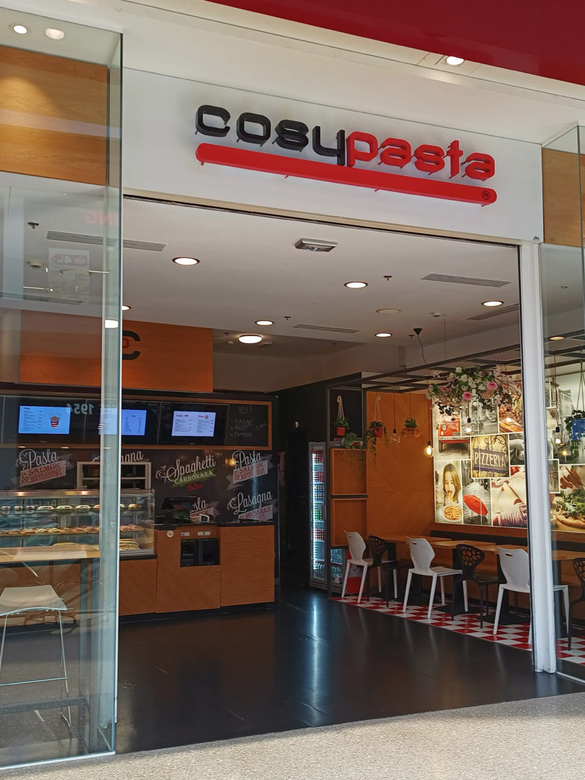 Médiacité - 124 winkels en een ijsbaan in het centrum van Luik